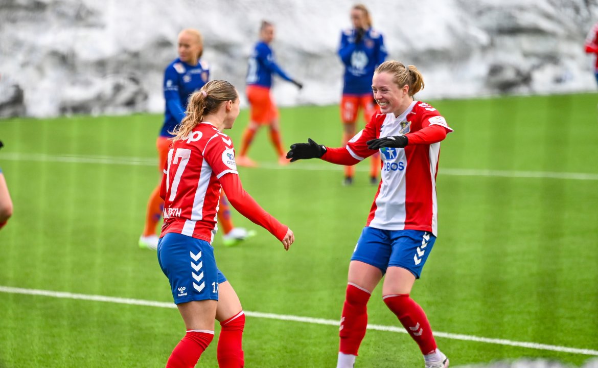 Jeg er fornøyd med mye vi gjør siste timen idag / Lyn Fotball Damer Jeg er fornøyd med mye vi gjør siste timen idag / Lyn Fotball Damer