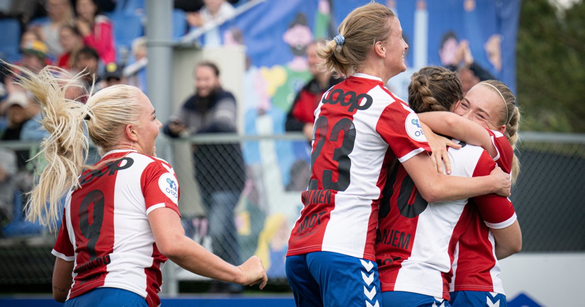 KLARE FOR ÅRETS SISTE BORTEKAMP / Lyn Fotball Damer